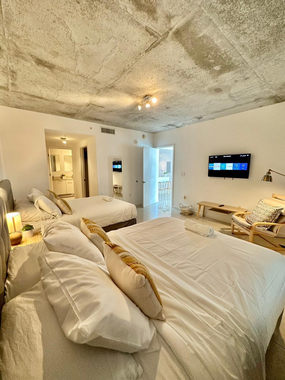 Apartamento Deluxe | 2 quartos, cortinas/cortinados opacos, ferro/tábua de engomar 