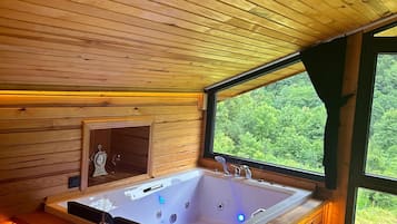 Suite Básica, várias camas, não fumadores, vista para a montanha | 2 quartos, lençóis de algodão egípcio, roupa de alta qualidade