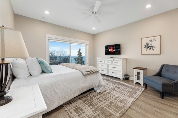 539 Bay St. Lake View Condo Unit 402w - Interlochen, MI