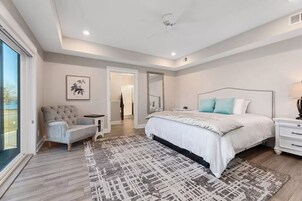 Apartamento em Condomínio Fechado | 2 quartos, ferro/tábua de engomar, Wi-fi grátis 