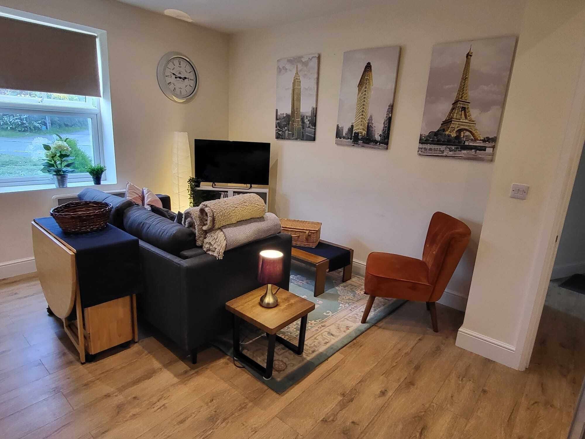 Beautiful, Stylish And Unique 1 Bedroom Flat - Newbury
