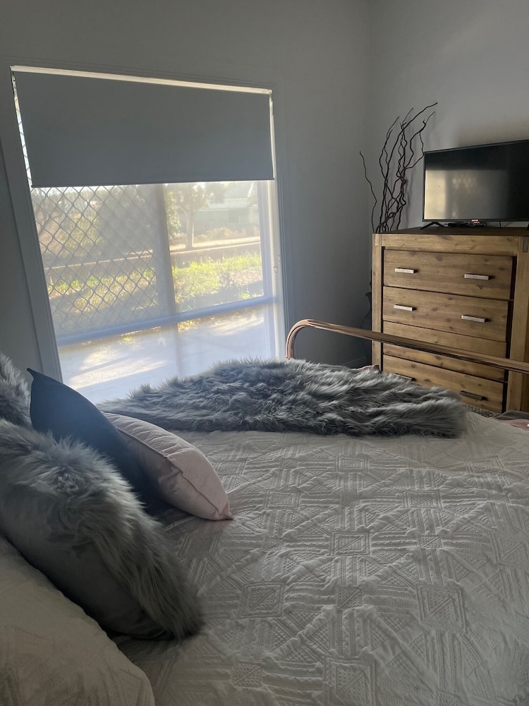 Little Gem On Williams| 3 Bedroom, Wi-fi, Pet Friendly, Perfect Location - Broken Hill
