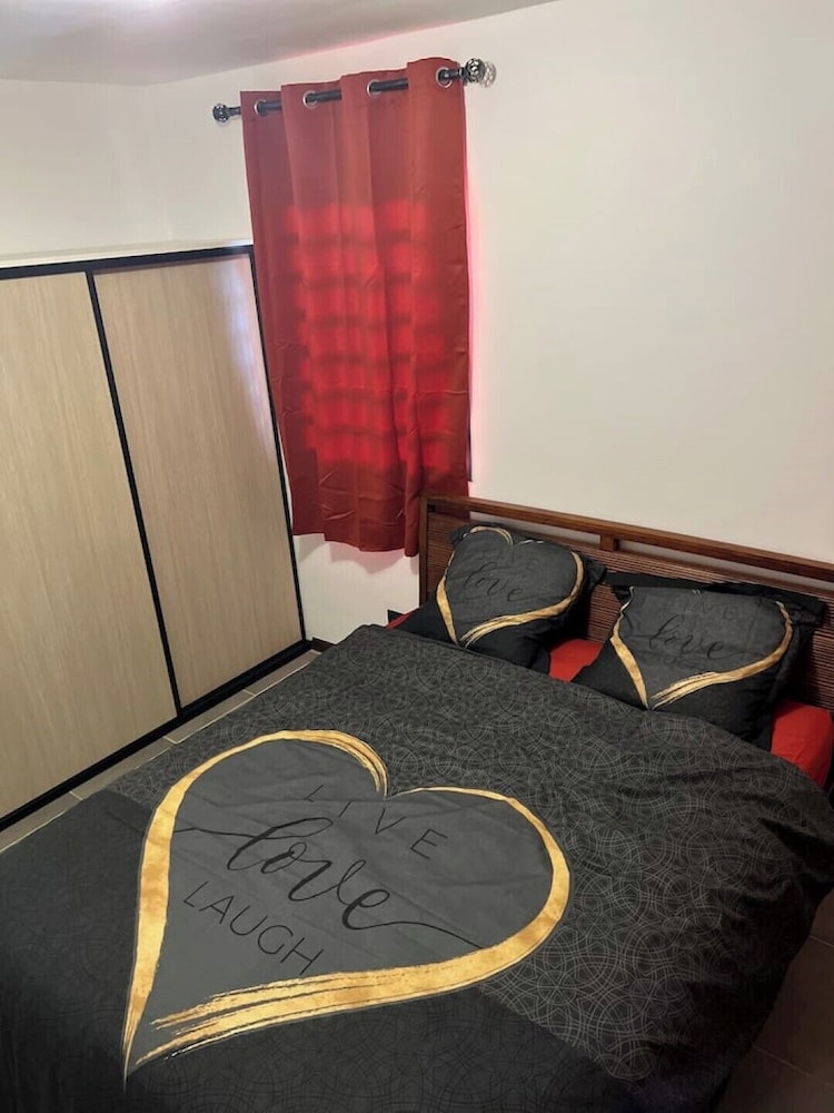2 Bedroom Apartment In Remire-montjoly - Cayenne