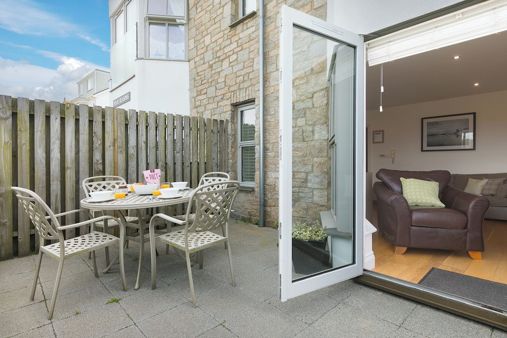 2 Four Seasons - Carbis Bay