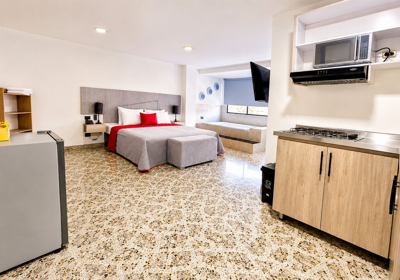 Apartamento Deluxe, banheira de hidromassagem grande, Vista para a cidade | Roupa de alta qualidade, edredões de penas, minibar 