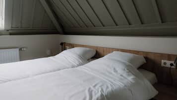 Quarto casal superluxo, vista para a cidade | Roupas de cama premium, cofres nos quartos, individualmente decorados