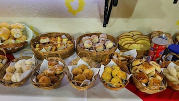 Pequeno-almoço completo diário incluído