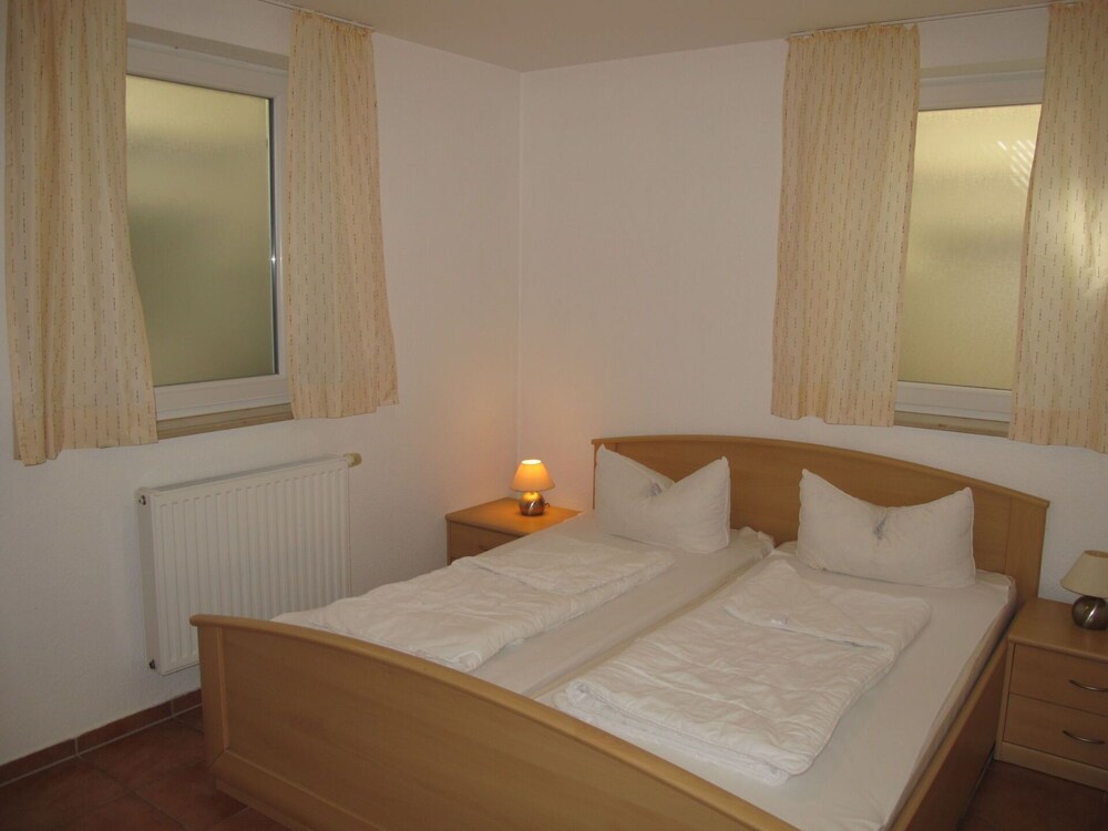 Herrliche Wohnung In Einem Ferienhaus Für 8 Gäste Mit W-lan, Tv, Terrasse Und Parkplatz - Waren (Müritz)