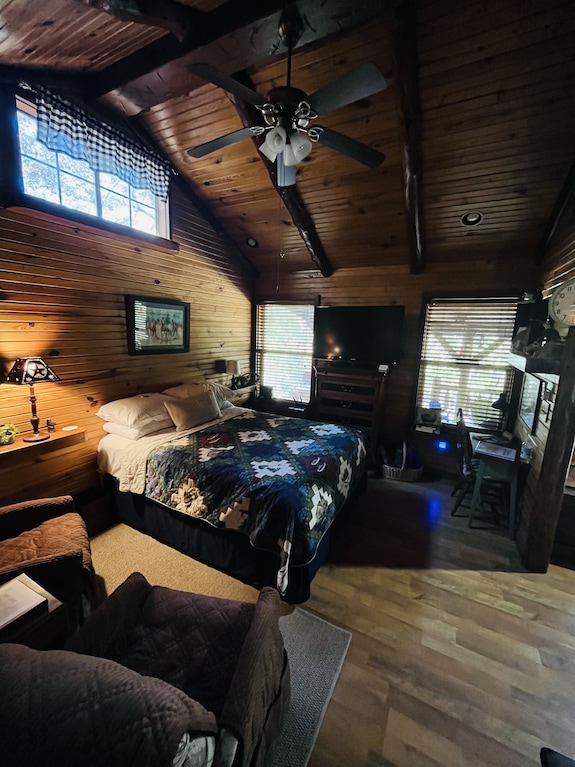 Cabin In The Woods At Lake Tenkiller - Rocky Mountain