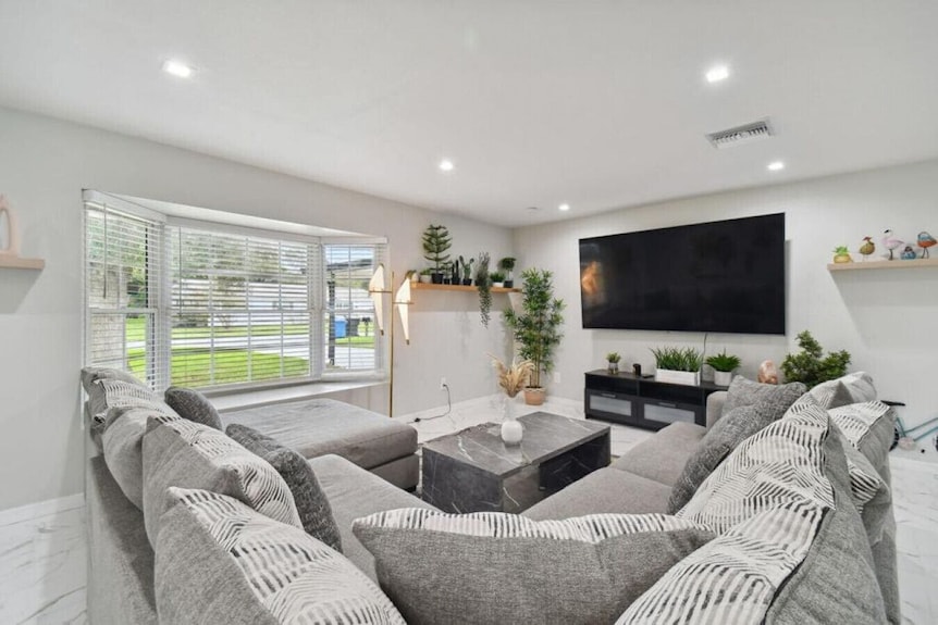 Resort Style 5bedrooms\/2bathrooms Home With Pool, Games And A Pool Table. - Tampa, FL