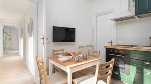 Apartamento (2 Bedrooms) | Sala de jantar