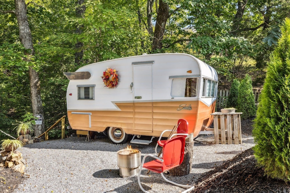 Shasta Mountain Escape 1 Bedroom Home By Redawning - Pigeon Forge, TN