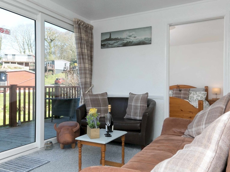Comfortable 2 Bed Riverside Chalet Near Snowdonia - Pass The Keys - 卡納芬