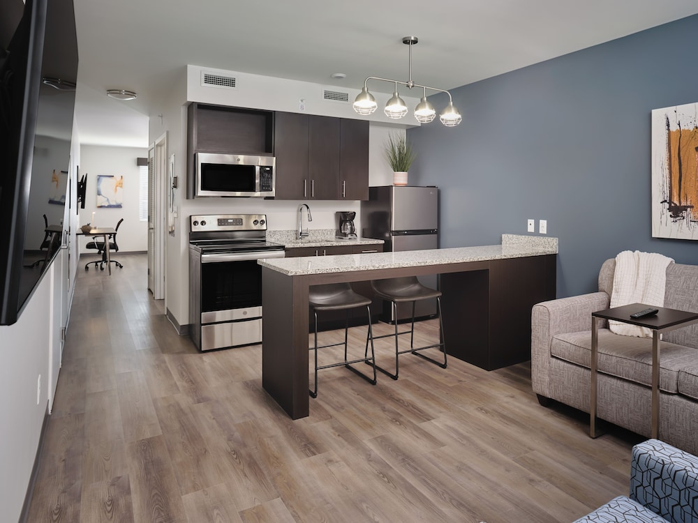 Stayapt Suites Auburn - Alabama