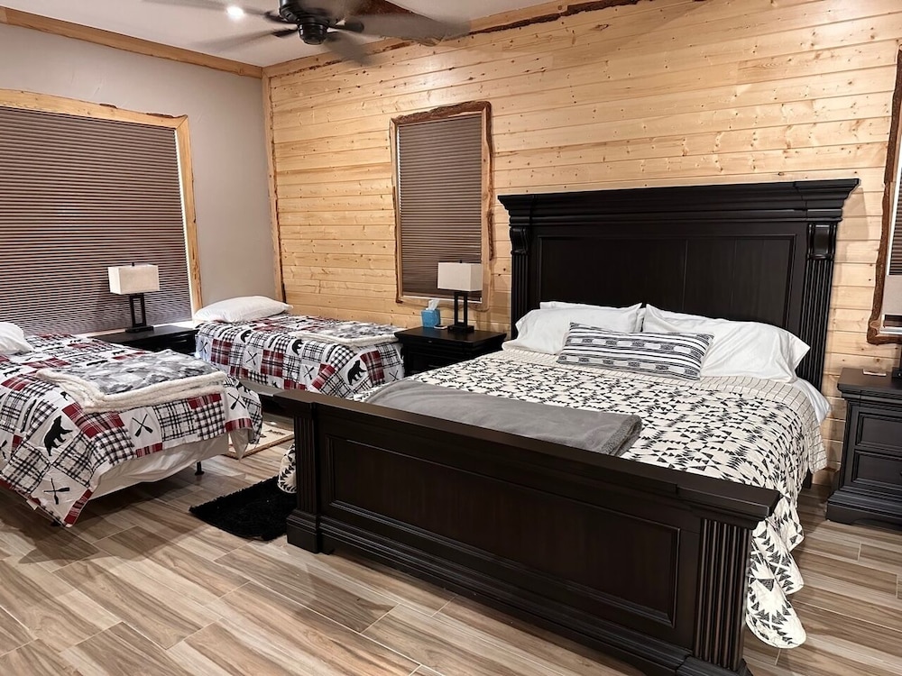 The Perfect Cozy Riverside Getaway Close To Wolf Creek Ski Area & Pet Friendly - Colorado