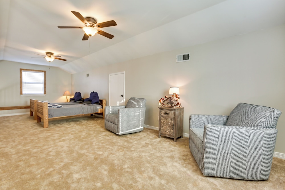 Bayou Bliss: Barataria Waterfront Getaway W/ Dock! - Lake Salvador, LA