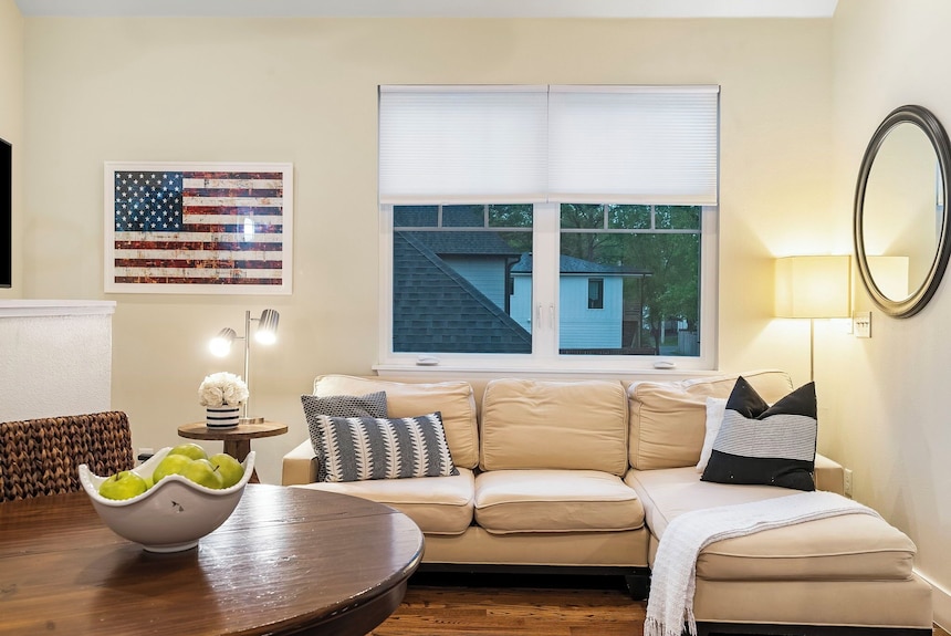 Bike & Hike Friendly Loft In Downtown Bentonville. - Bentonville, AR