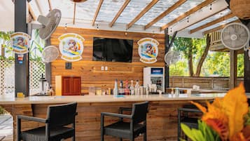 Bar junto à piscina