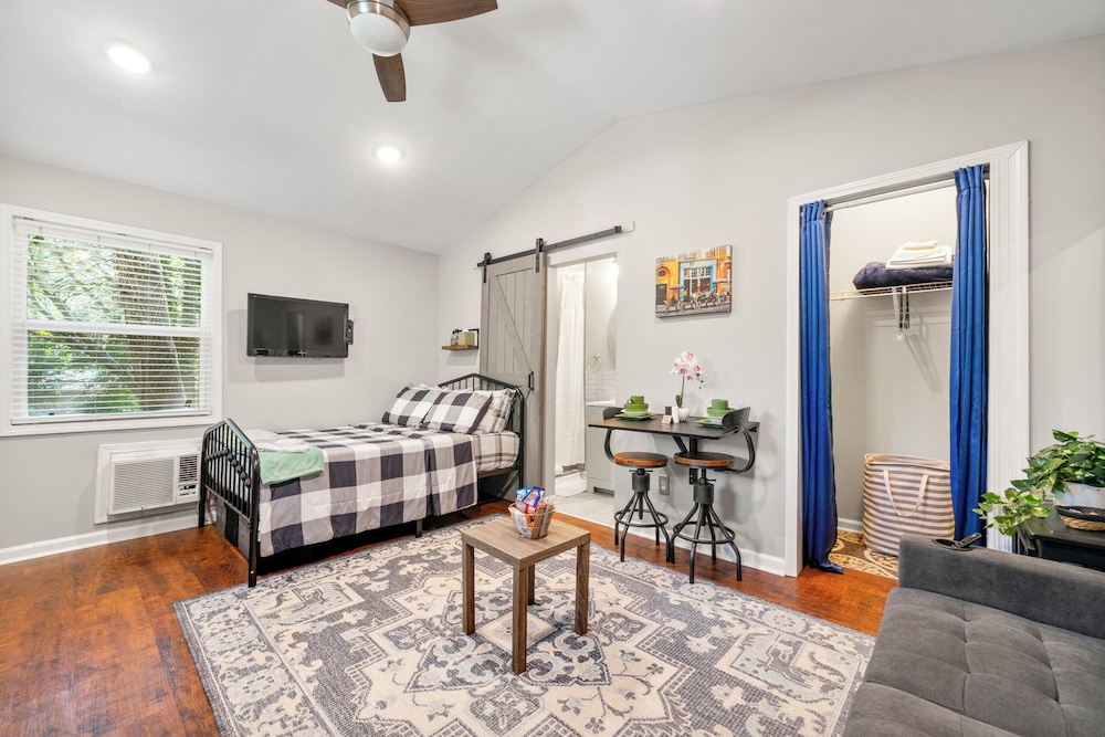 The Tiny Home Retreat - Stone Mountain, GA