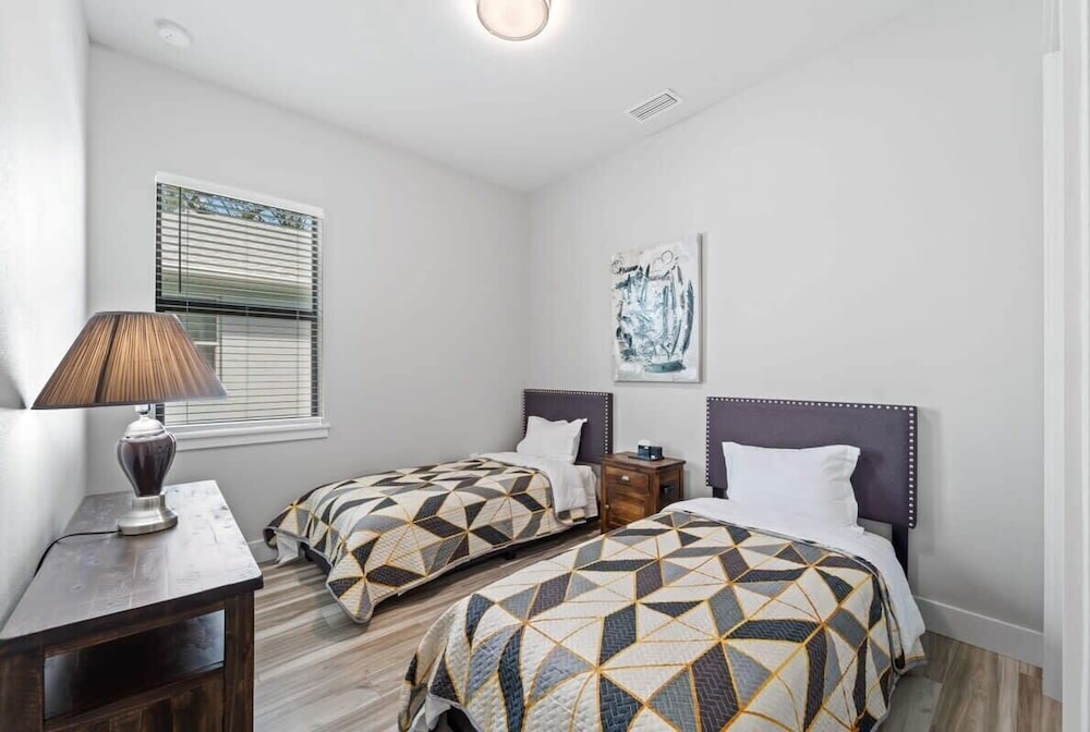 Tranquil Brand New Central Location Lake Front - Rotonda Heights | Vrbo