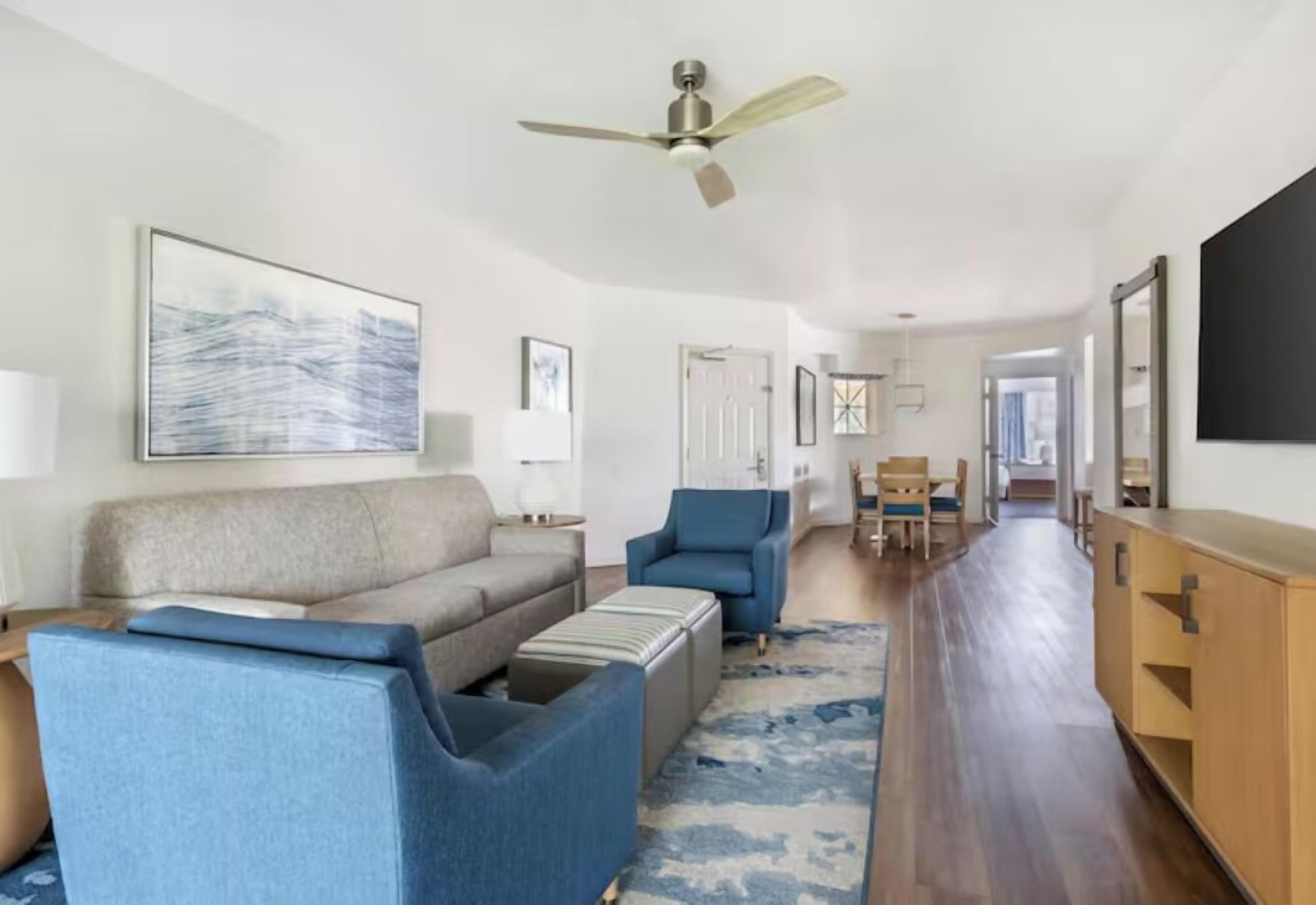 Comfort & Convenience! Full Kitchen + Outdoor Swimming Pool - Four Corners, FL