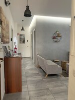 Quarto Comfort, 1 cama queen-size, não fumadores | Sala de estar | Impressoras 