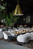 2 restaurantes, com serviço de almoço e jantar; culinária italiana