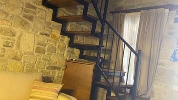 Quarto Familiar | Sala de estar | Televisor