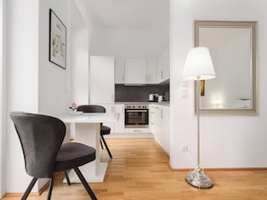 Apartamento Básico | Quartos insonorizados, ferro/tábua de engomar, Wi-fi grátis 