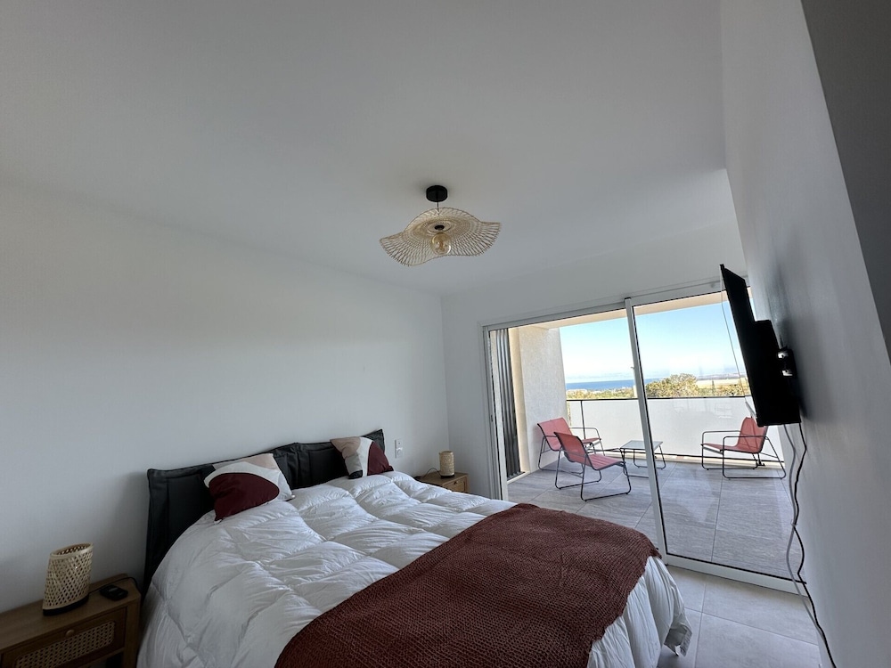 3 Bedroom House Superb Sea View Over The Bay Of Calvi, Its Port, Its Citadel. - Calvi