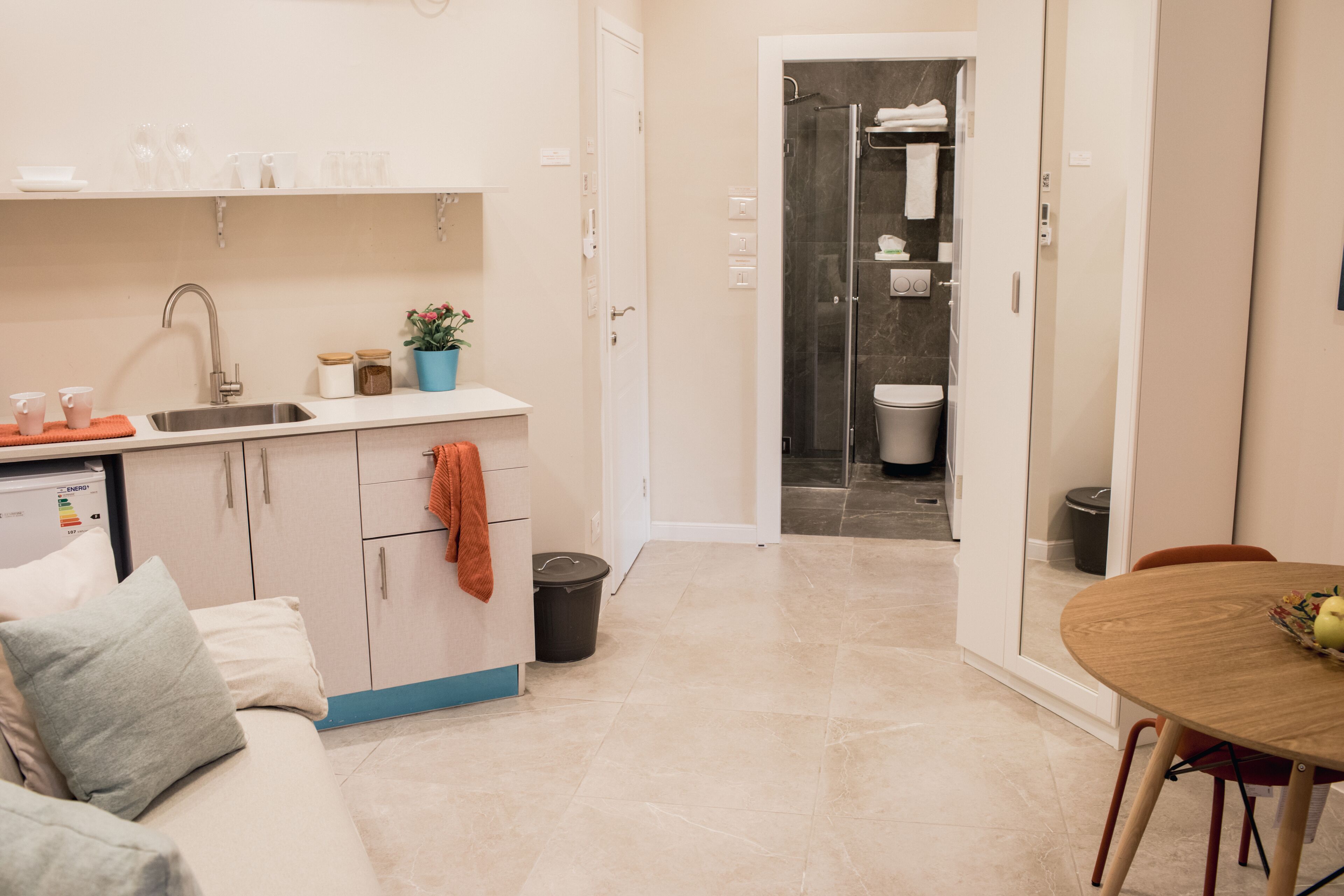 Suite Premium | Sala de estar | Smart TV de 43 polegadas com canais digitais 