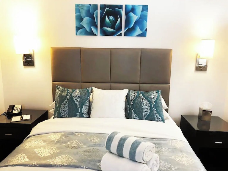 Perfect Cozy Waterfront Condo With Water Views On The Canal ! - Fort Lauderdale, FL