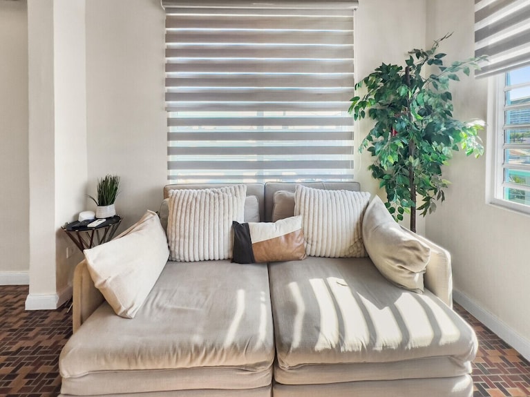 Bright & Stylish Apt @ Calle Loiza - Walk To Beach - Puerto Rico