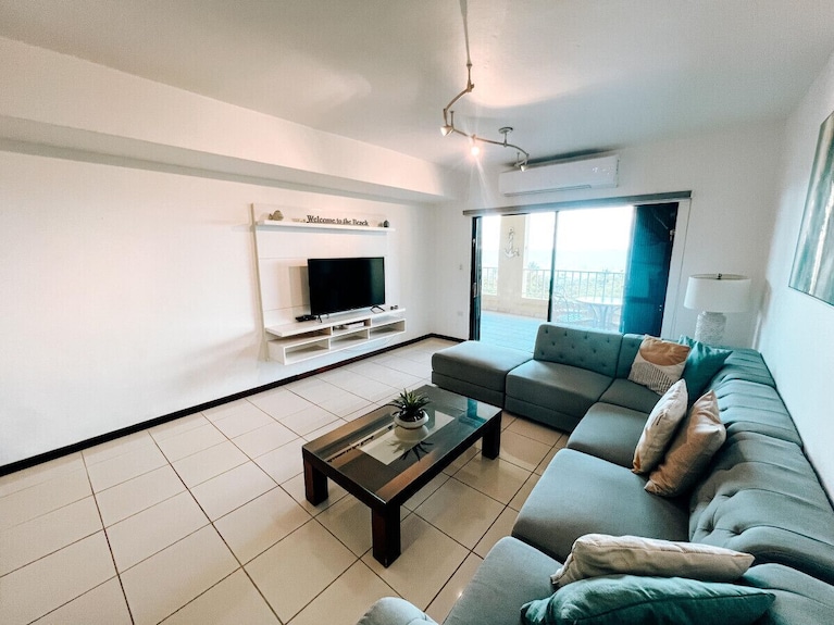 Ocean-view Oasis In Palmas Del Mar With Pool Access - Porto Rico