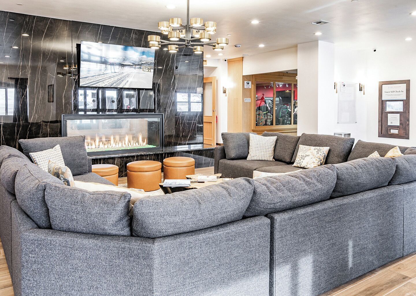 Shadow Ridge 206-3 | Steps To Slopes | Mountain Views | Kitchen | Fireplace | Pool & Hot Tub | Sauna - Park City, UT