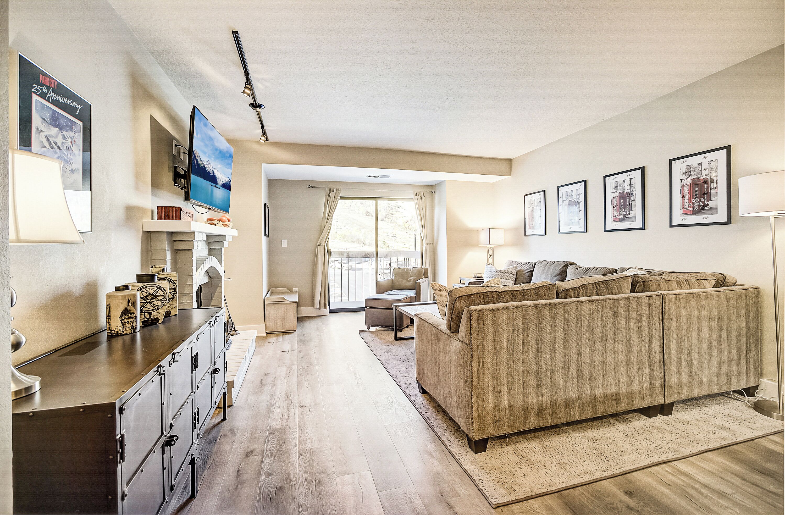 Shadow Ridge 303-3 | Short Walk To Skiing | Mountain & Ski Views | Kitchen | Pool & Hot Tub - Park City, UT