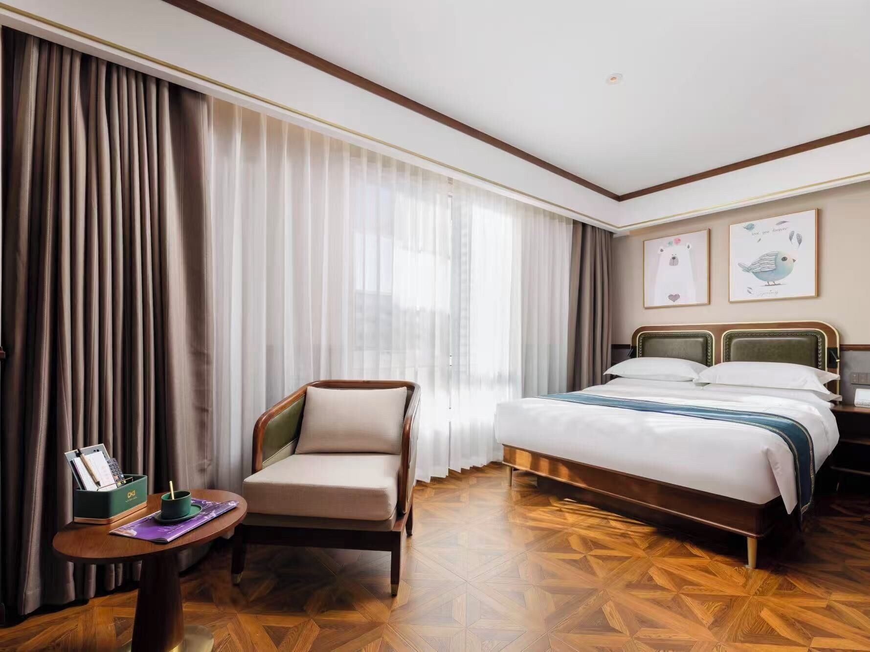 Quarto Básico | Roupa de alta qualidade, edredões de penas 