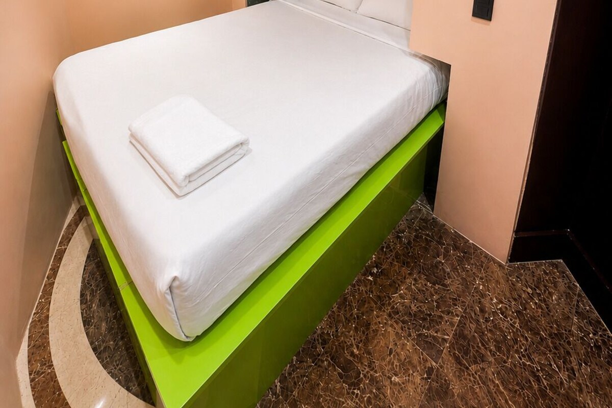 Cortinas/cortinados opacos, Wi-fi grátis, roupa de cama fornecida 