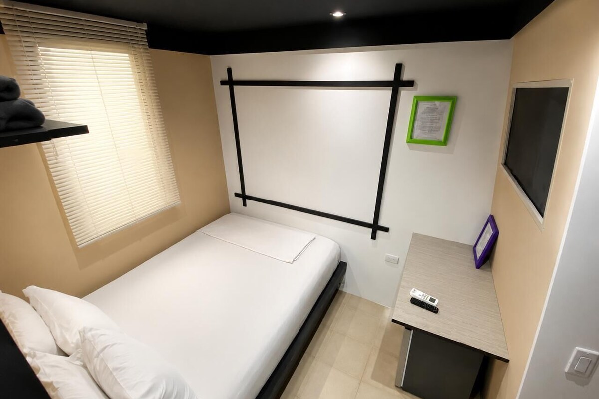 Quarto Comfort | Cortinas/cortinados opacos, Wi-fi grátis, roupa de cama fornecida 