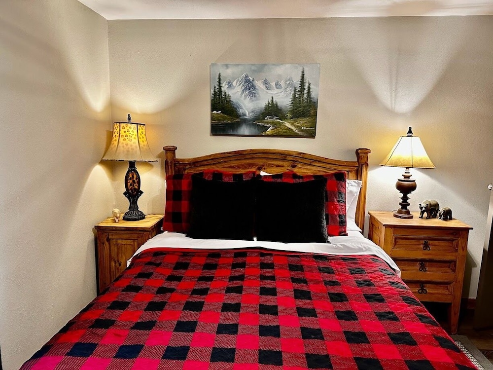 Mountain Retreat! Nestled In The Serene Beauty Of Palisades, Idaho. - Swan Valley, ID