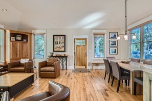 Casa, 4 quartos | Restaurantes