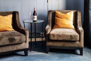 Quarto Duplo Júnior | Edredões de penas, Wi-fi grátis, roupa de cama fornecida 