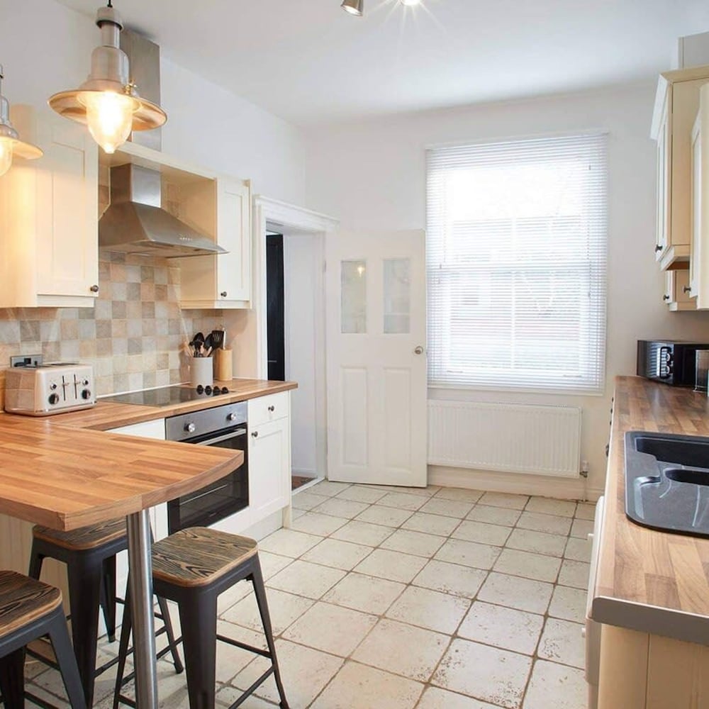 Host Stay Windsor Cottage - Saltburn-by-the-Sea