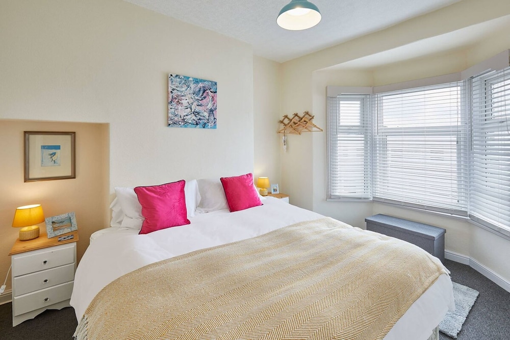 Host Stay Ocean Wave - Scarborough