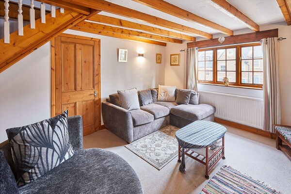Host Stay Oldcorn Cottage - Whitby