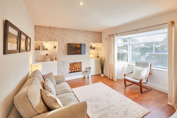 Casa | 3 quartos, secretária