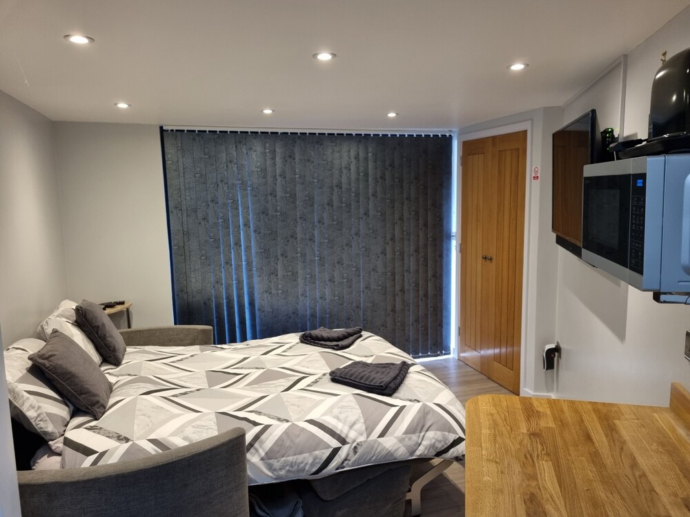 THE CHILL Studio Apartment - Shepton Mallet | Vrbo