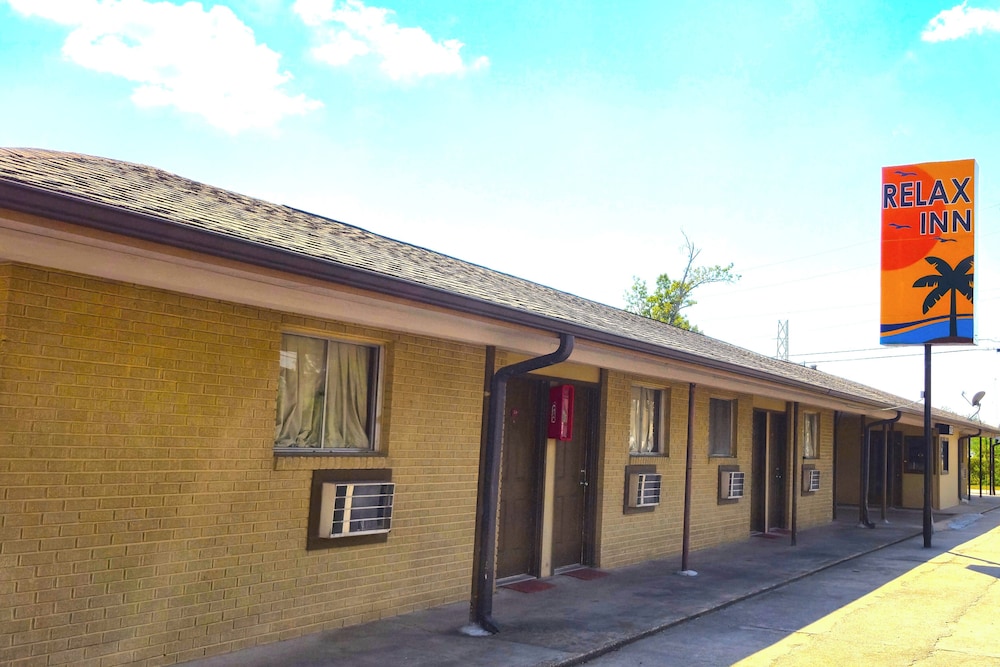 Relax Inn By Oyo Sulphur Hwy 90 - Lake Charles, LA