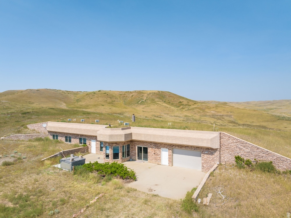 Cheyenne River Ranch With Hot Tub - Badlands National Park