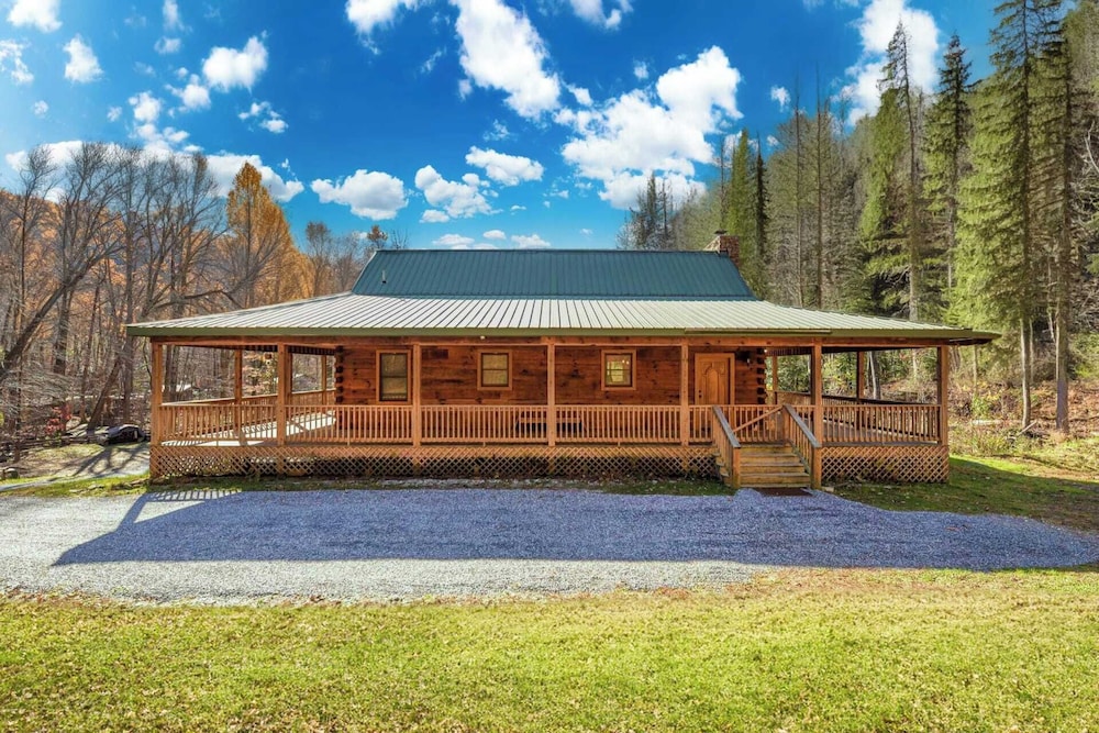 Deer Haven By Avantstay Cabin W/ Pond, Waterfall - Tryon, NC